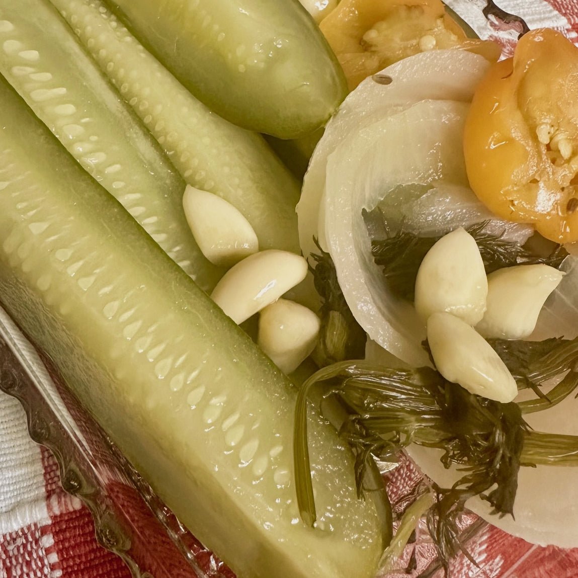 Hoot N' Holler Spicy Pickles 24 oz – The Native Texan